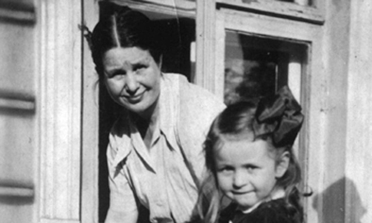 Irena Sendler: Life in a Jar | About the Hero | Lowell Milken Center